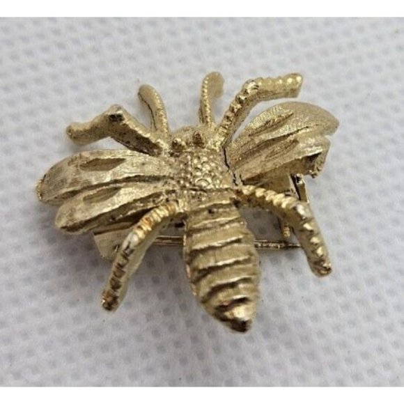 Mamselle | Jewelry | Vintage Mamselle Brooch Pin Gold Tone Bumble Bee ...